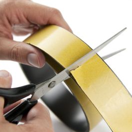 Selvklebende magnetteip 40 mm i rull 1m - SuperMagneer.no