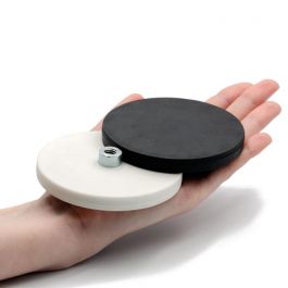 Kraftig neodym gummimagnet Ø 88 med en holdekraft på 50 kg